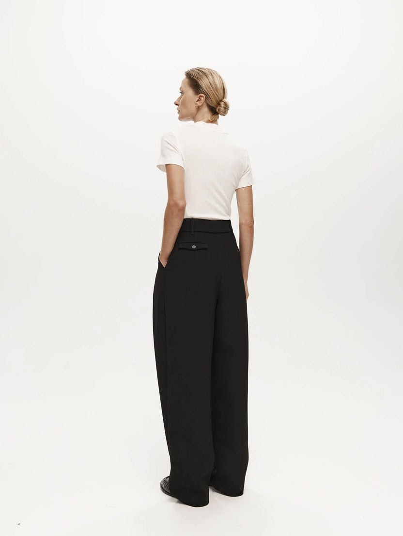 Shop Harris Tapper Clothing | Muse Boutique